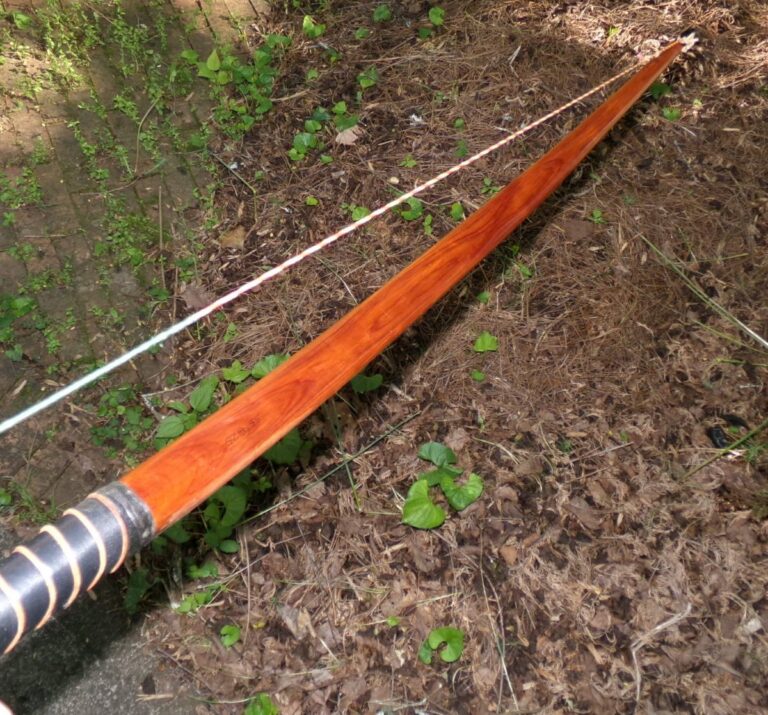 35-lb English Longbow of Yew SOLD – Primitive Pathways